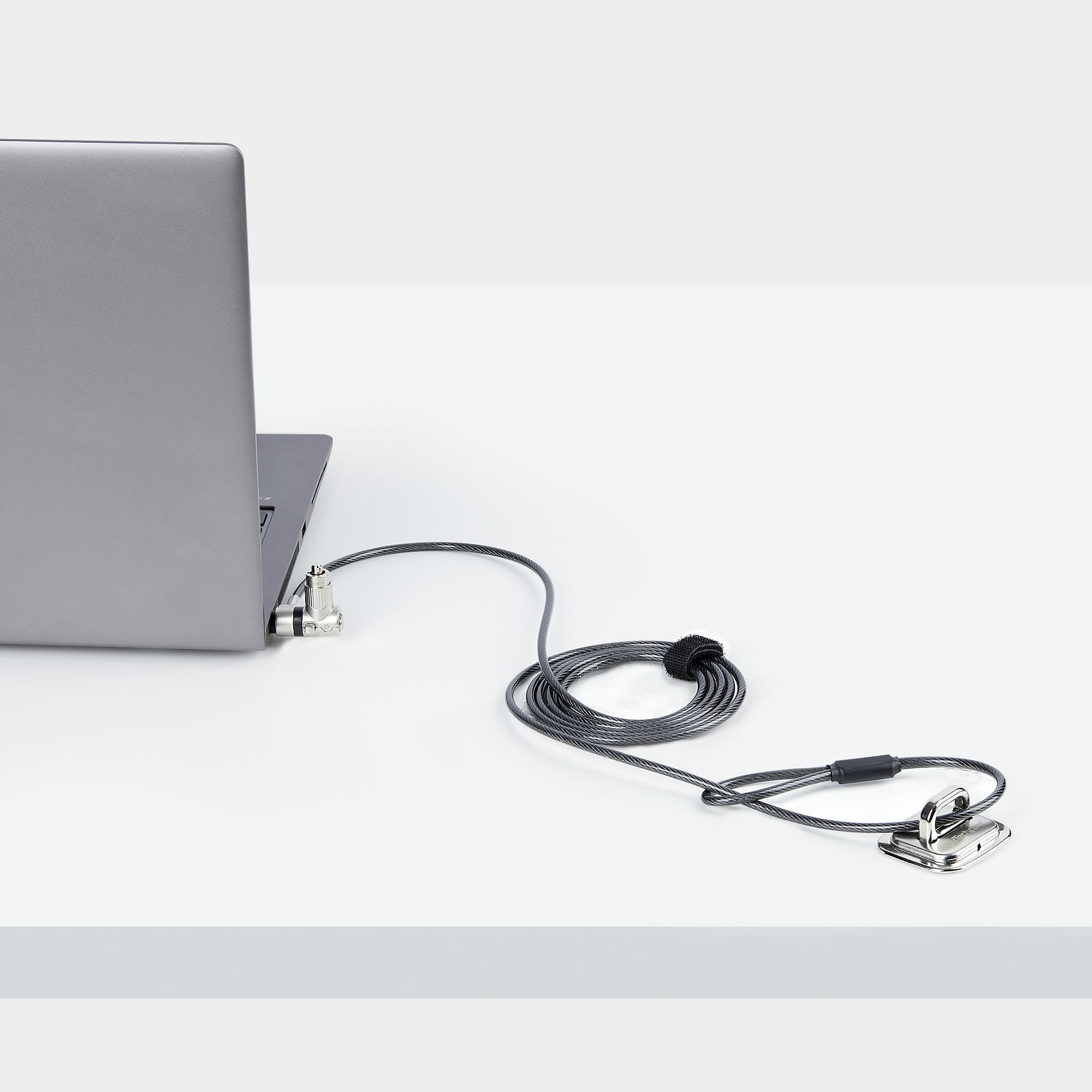 StarTech.com 3-in-1 Universal Laptop Lock 6.6ft (2m), Master Keyed ...